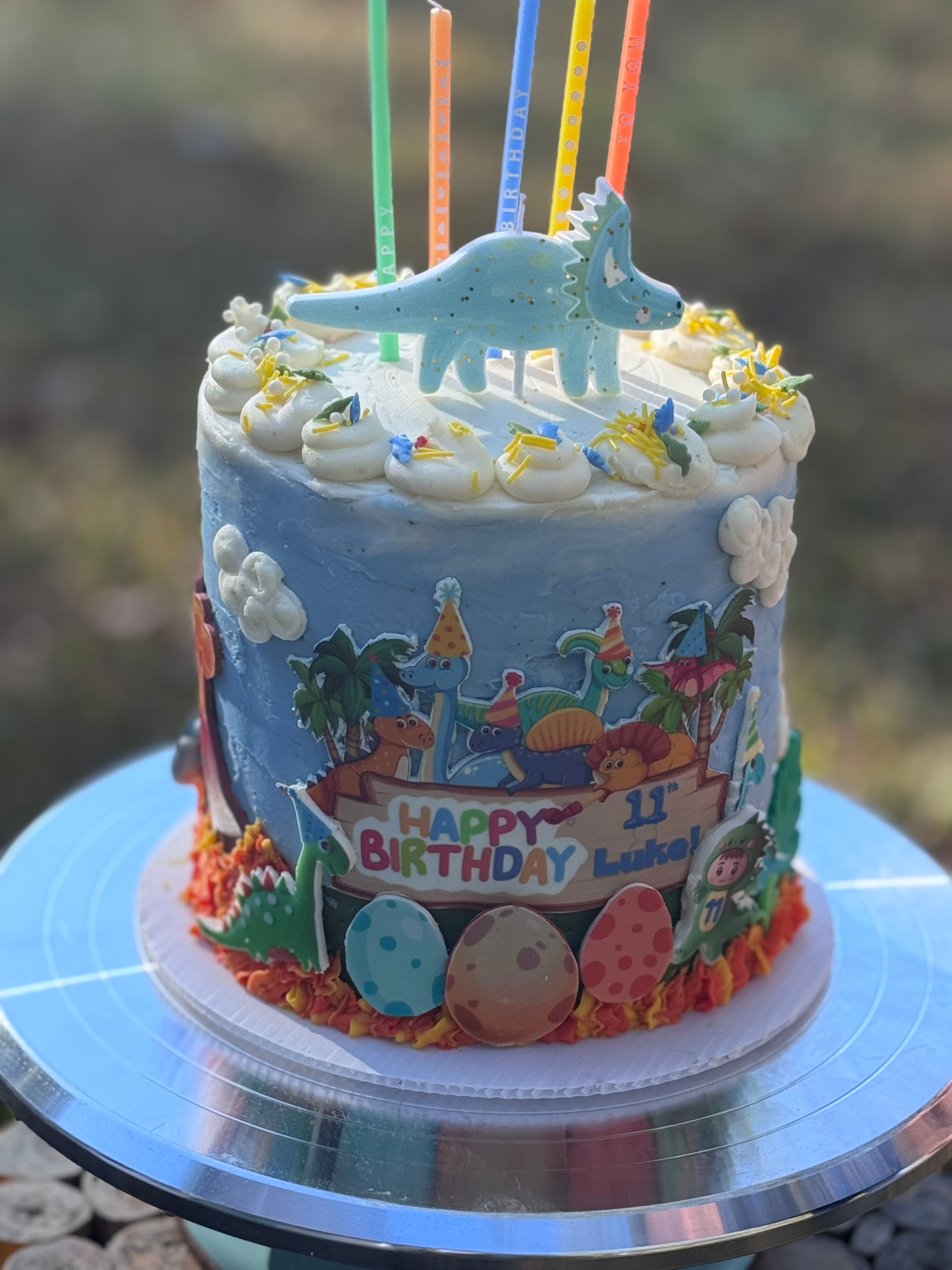 Buttercream 6-inch Round Cake – Hayward Hens Homestead & Bakery